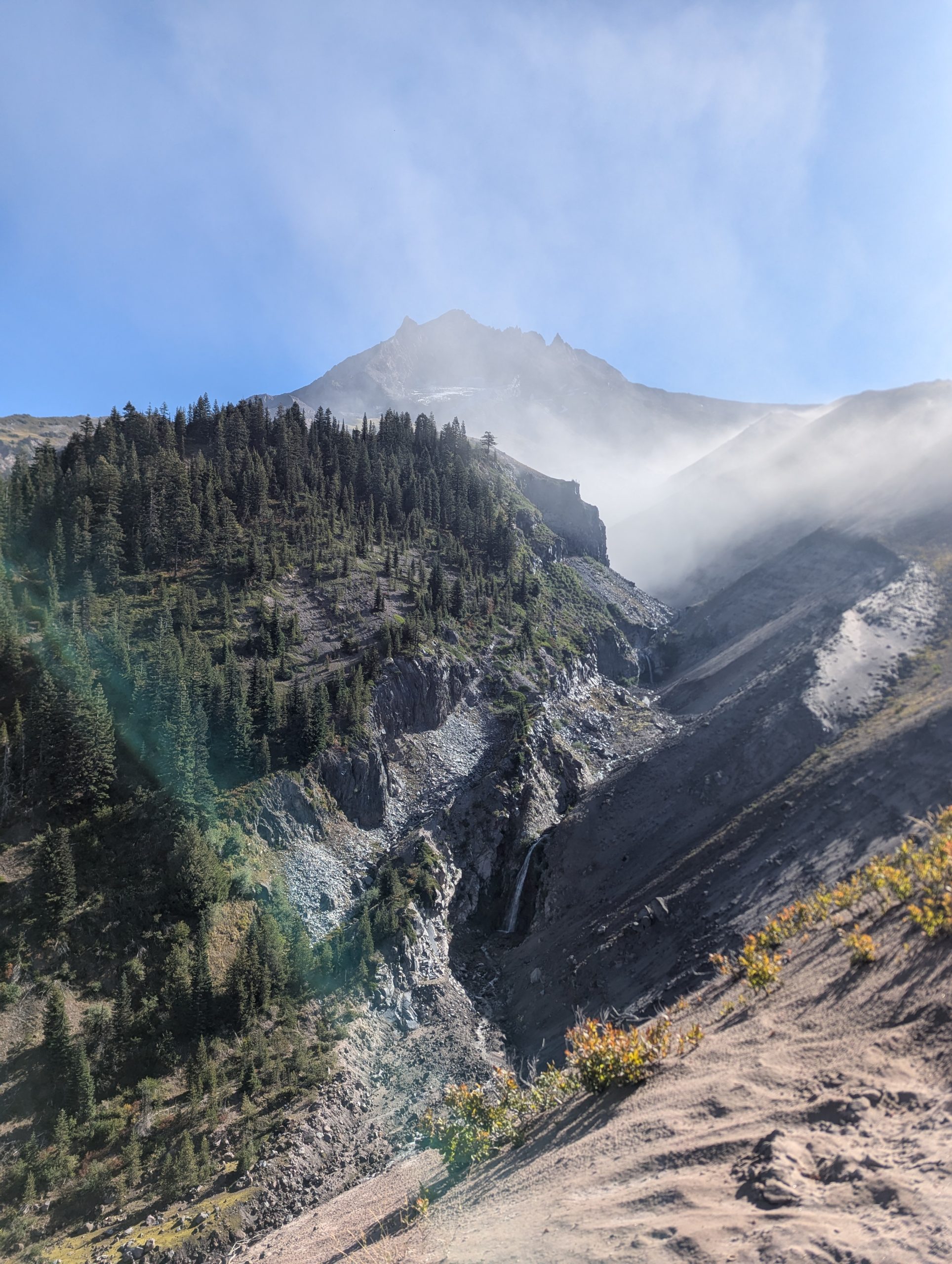 Day 144 Descent of Mount Hood | Archivo Histórico RTA